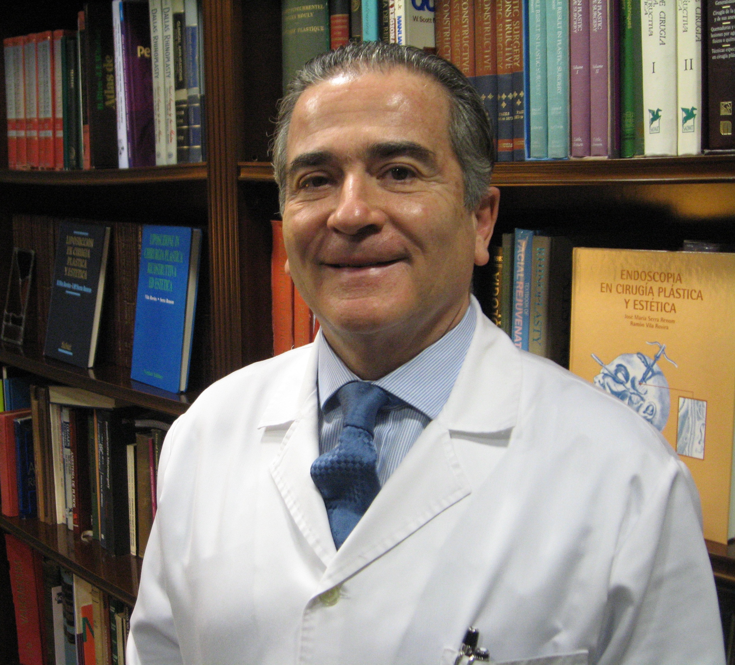 El Dr. Jose Maria Serra Renom recibe la Medalla al Mérito Profesional ...