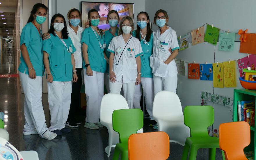 La planta de Pediatría abre la sala de juegos con la actuación de ...