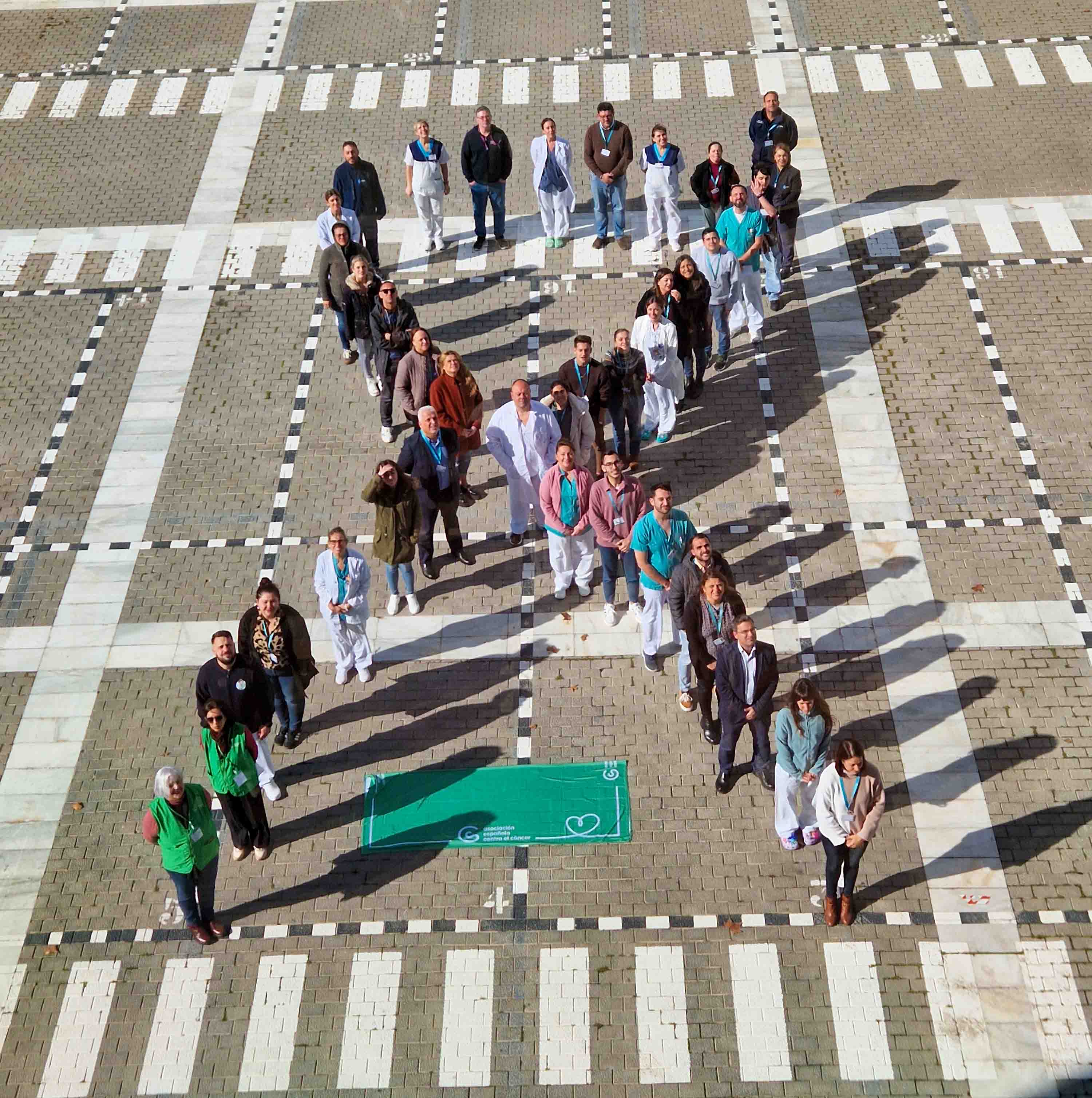 Lazo humano en sensibilización de la prevención del cáncer | Hospital ...
